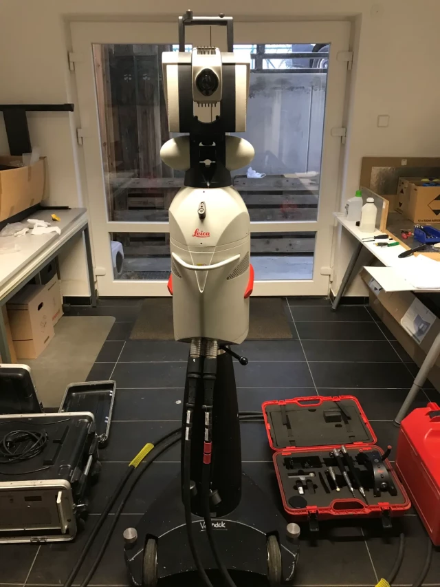 Leica Geosystems Laser Tracker AT901-LR