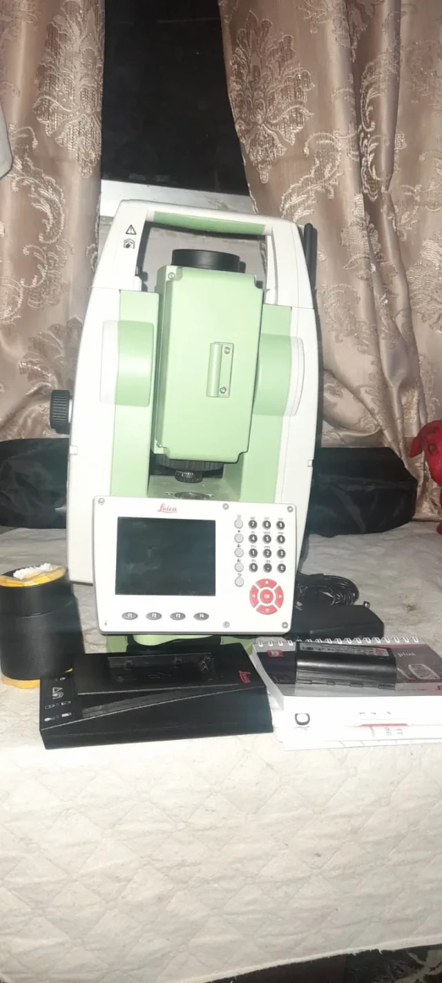 Leica TS09 Plus 5' R500