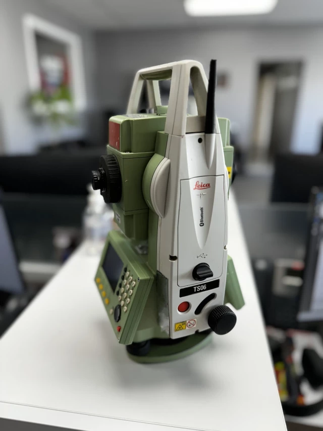 Leica TS06power 3” R400 instrument