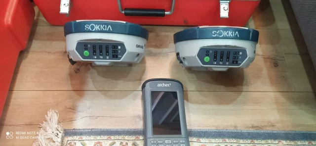 Sokkia GRX2 Base and Rover with Controller