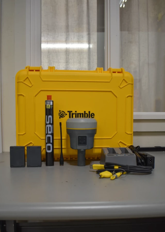 Trimble R10 Model 1 Version 1 Base/Rover Receiver