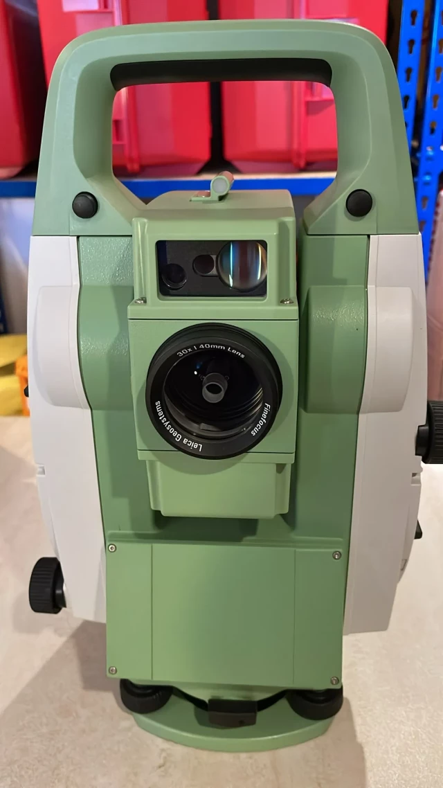 Robotic Total Station TS12 5'' R400