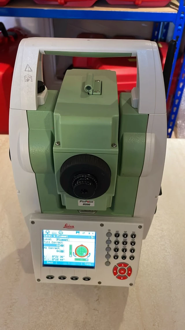 Leica TS09PLUS 5" R500 Total Station