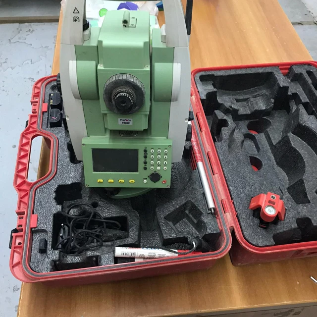 Leica TS06 Ultra 2''