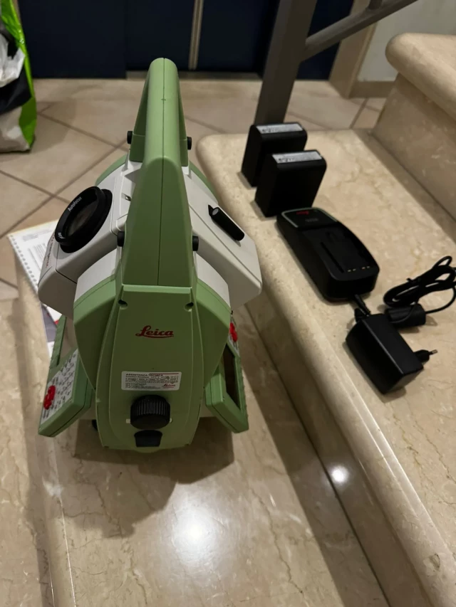 Leica ms50 1sec r2000 with Rh handle