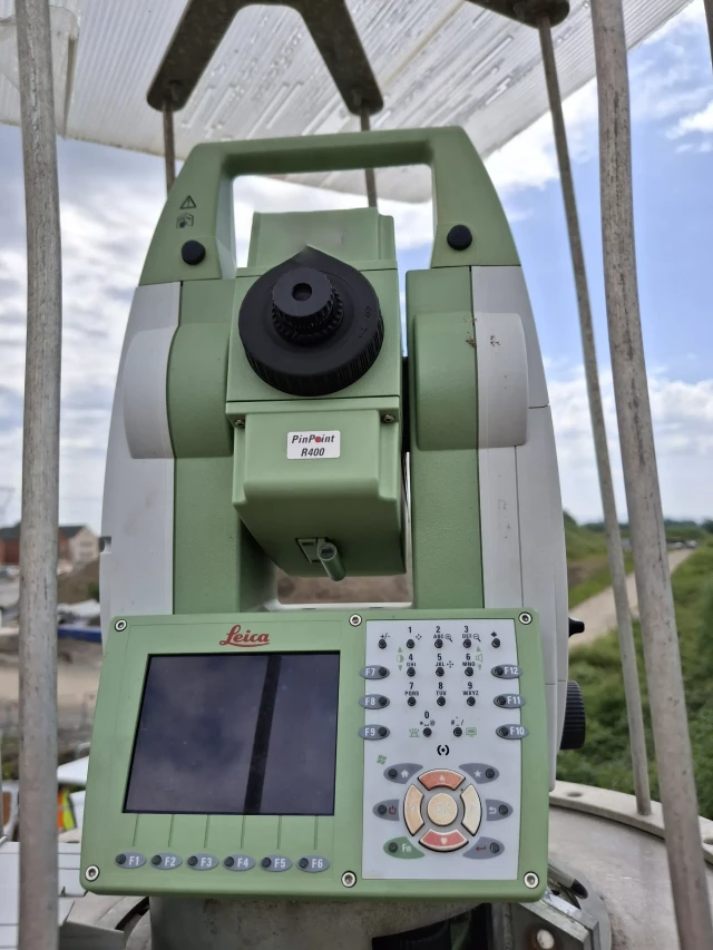 Leica TS15 P 1' R400